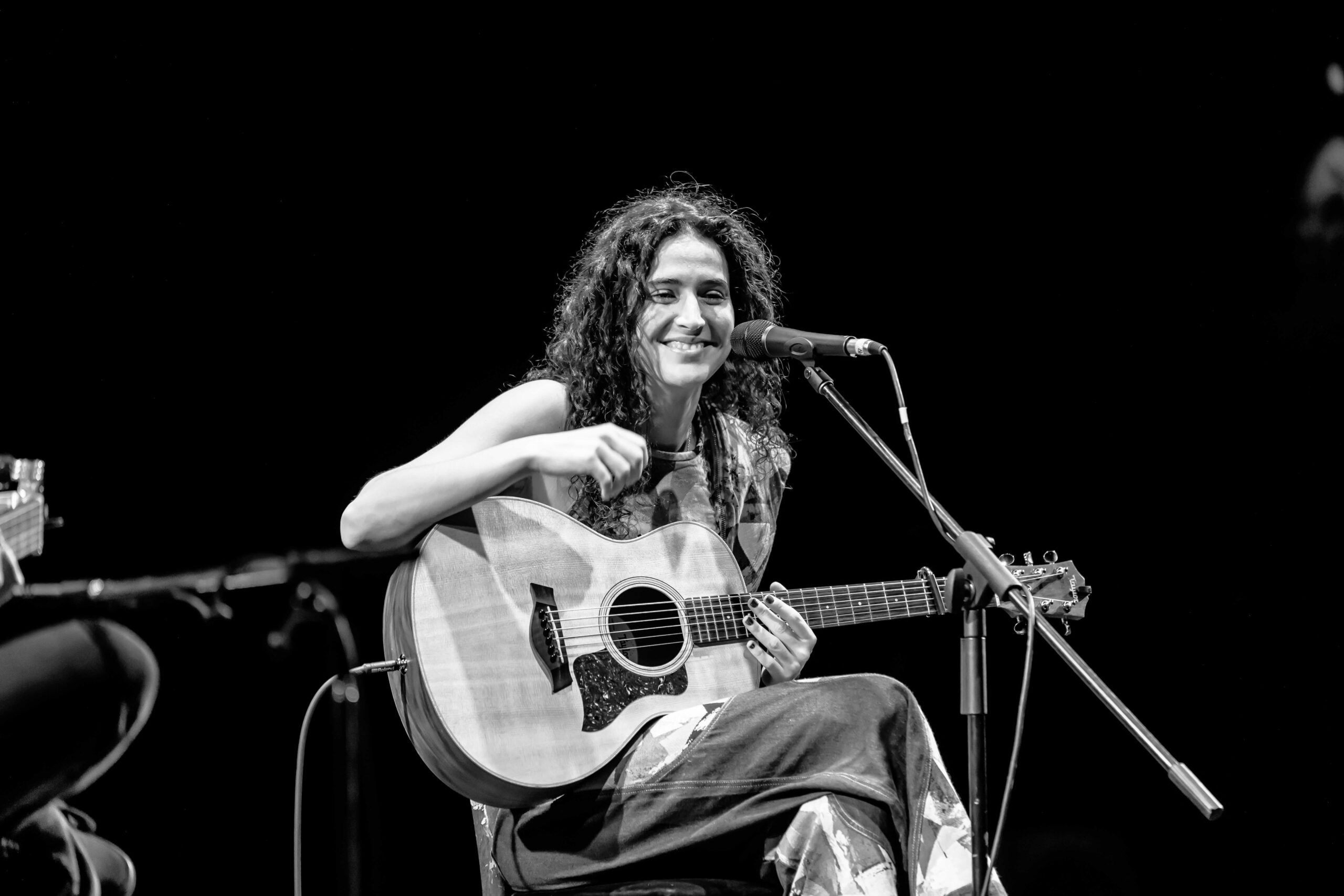 Maro conquistó Argentina: dos shows acústicos a sala llena