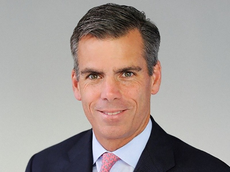 Michael P. Lyons asume el liderazgo de Fiserv a nivel global como su ...