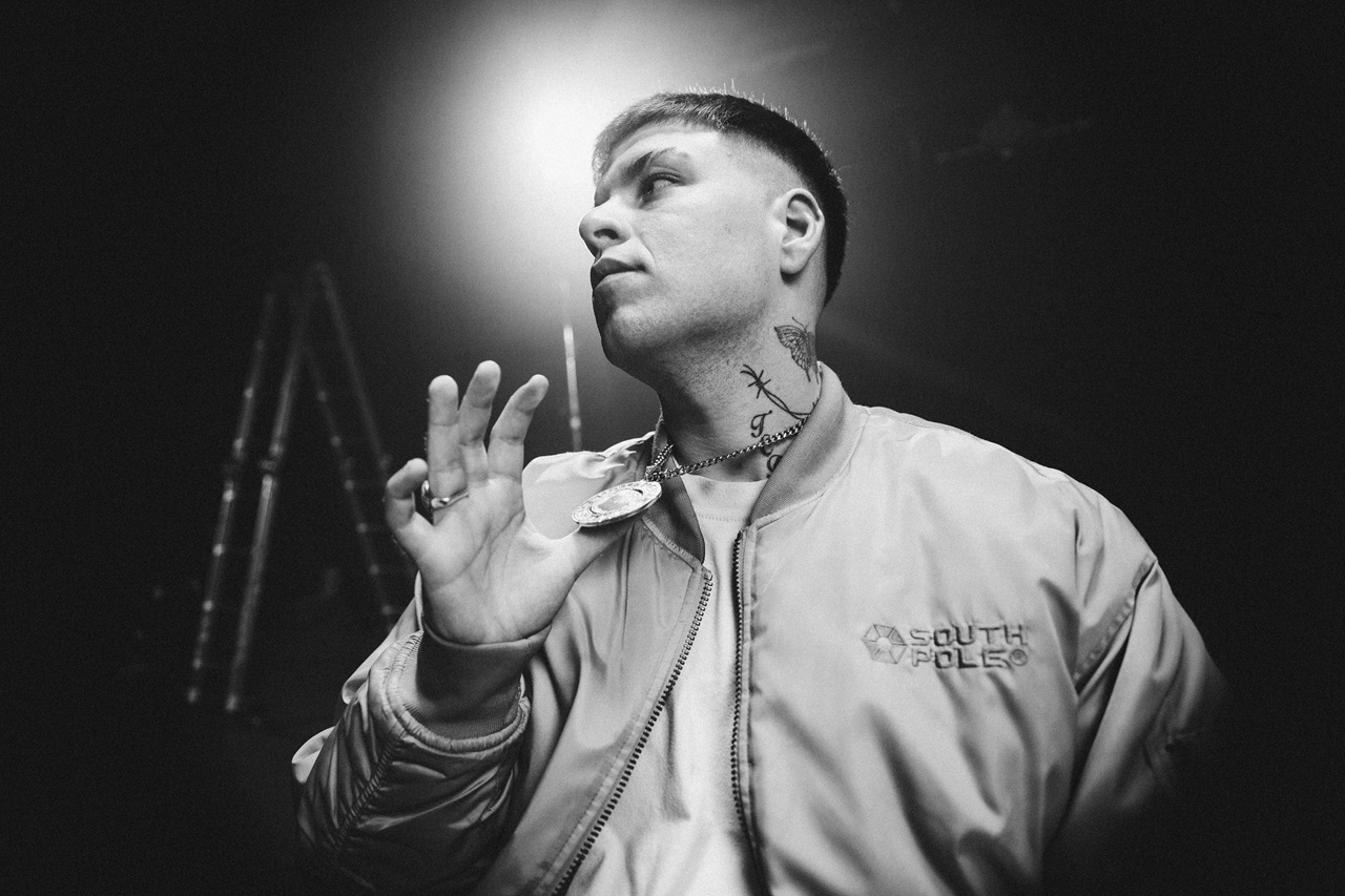 Knak invita a vibrar "Positivo" con su nuevo álbum - LatamNoticias